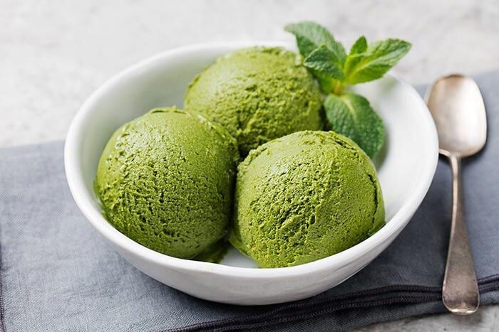 Everything you need to know about matcha - Benefits, tips and recipes