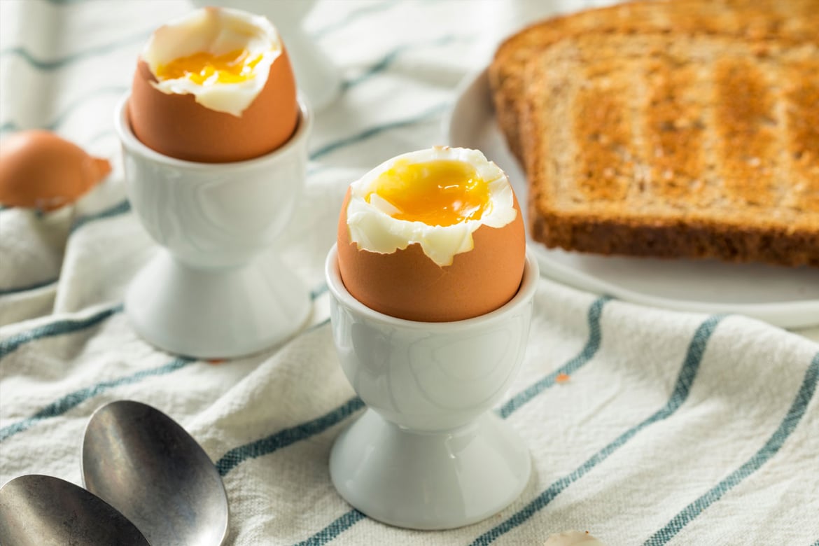 How to cook an egg while preserving its nutritional benefits