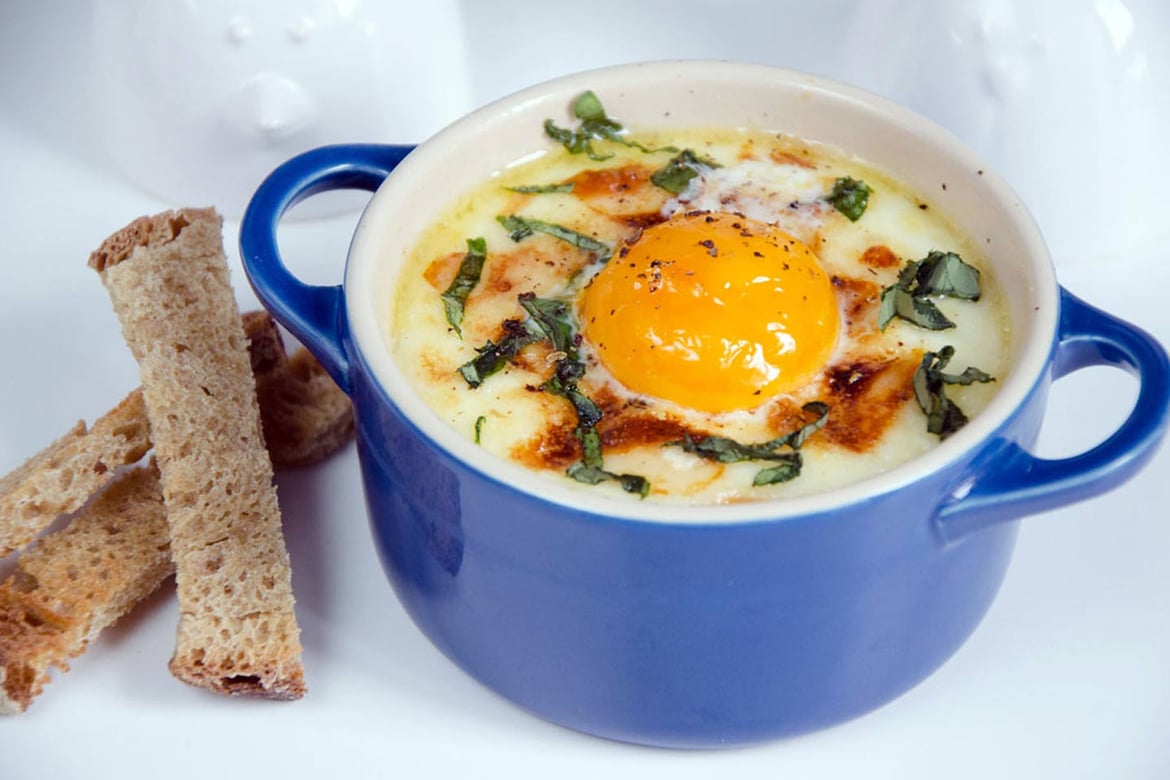 How to cook an egg while preserving its nutritional benefits