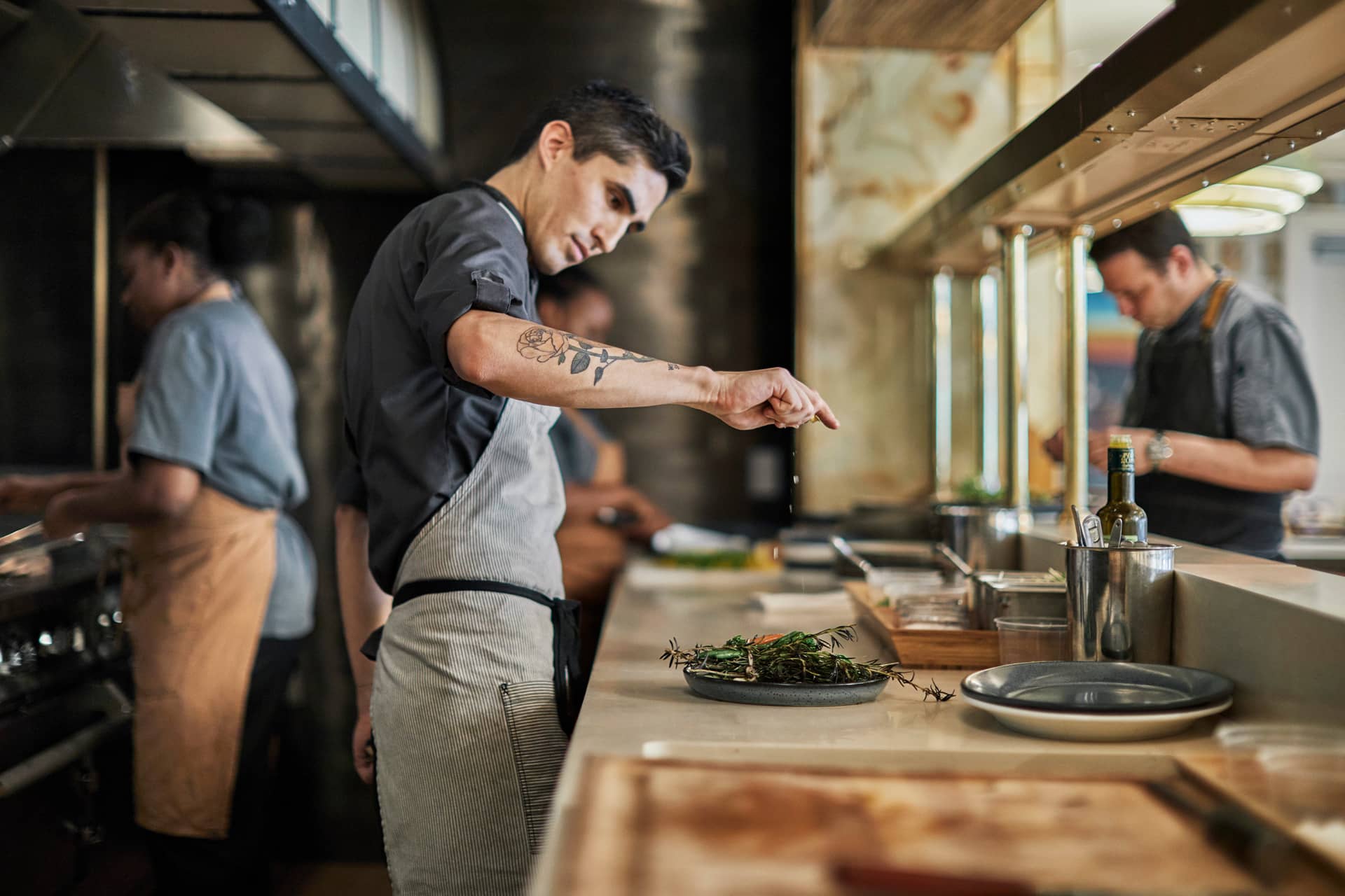 6 reasons to work with the leader of the luxury hospitality industry