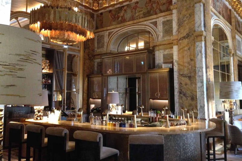 Luxury hotel branding: the power of brand storytelling and location