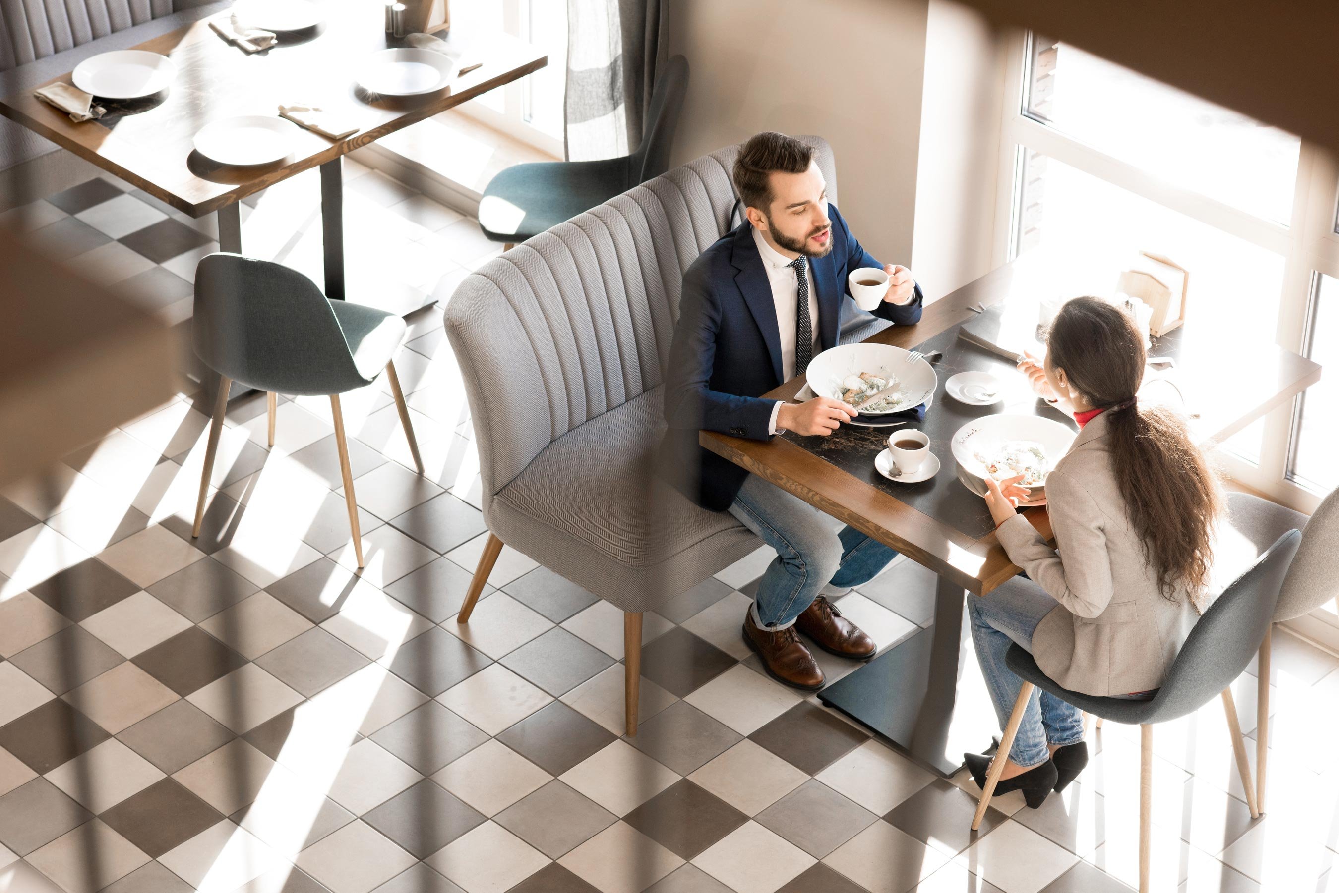 A comprehensive guide to becoming a restaurant manager