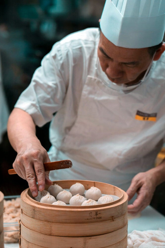 Why Do Chefs Wear White? - EHL Insights | Culinary Arts